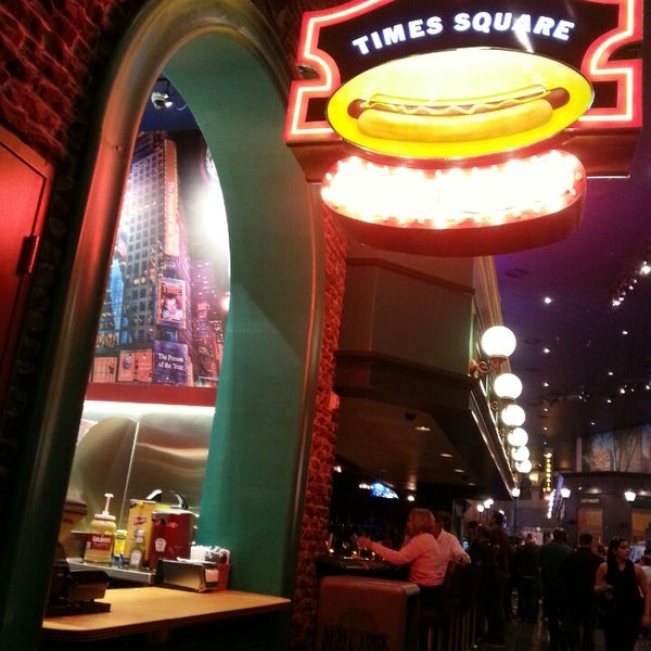Photos at Times Square Hot Dogs - 10 tips from 313 visitors