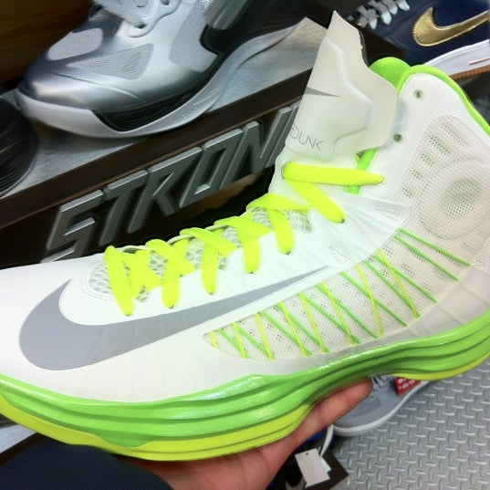 Foot Locker - Shoe Store