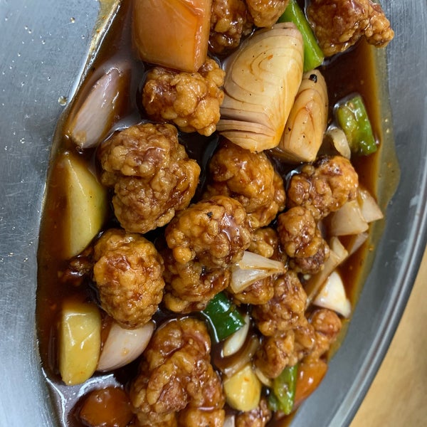 Cai Ji Steam Fish Head 財記蒸魚頭 - Cantonese Restaurant