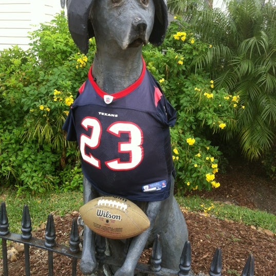 Great Dane Tree Sculpture - East End Historic District - Galveston, TX