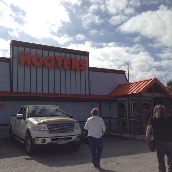 Hooters - Melbourne, FL