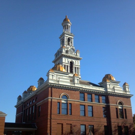 Sevier County Courthouse - 420 visitors