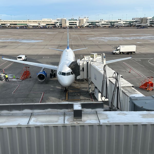 Gate B29 - Denver International Airport - 3 tips
