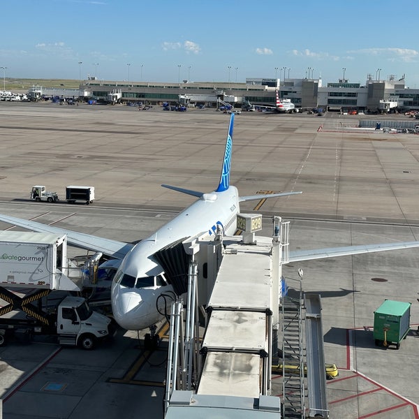 Gate B29 - Denver International Airport - 3 tips