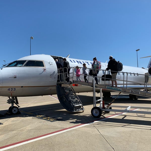 Gate A6 - Airport Gate
