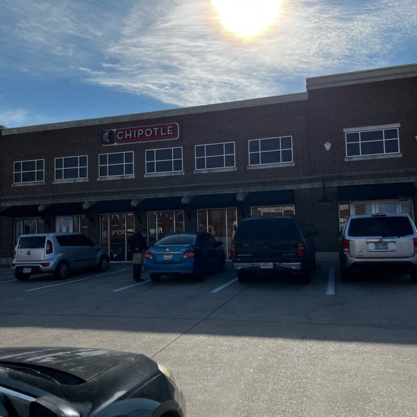 Chipotle Mexican Grill - Mexican Restaurant