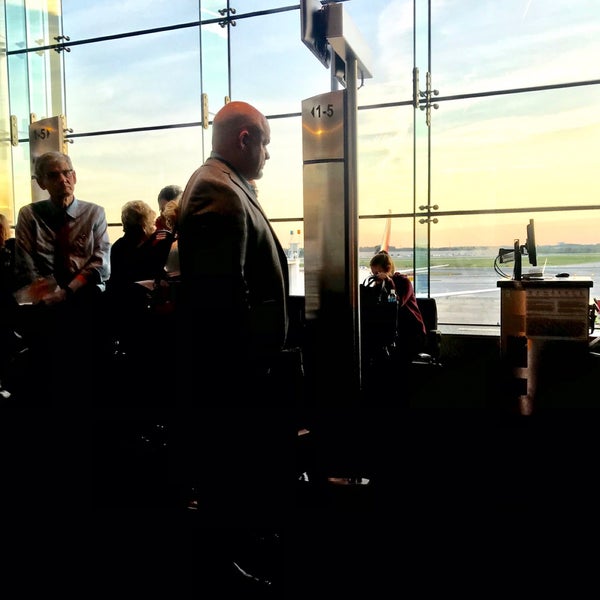 Gate A5 - Airport Gate