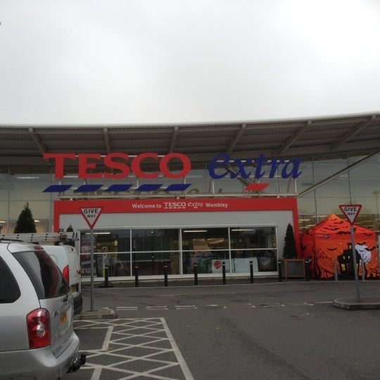 Tesco Extra - Supermarket in Willesden, London, Greater London