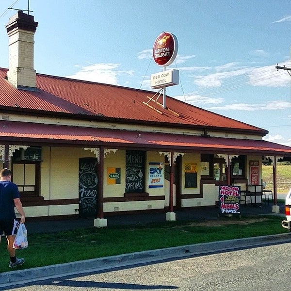 Red Cow Hotel - Pub