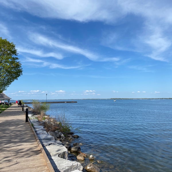 Couchiching Beach Park - Park in Orillia