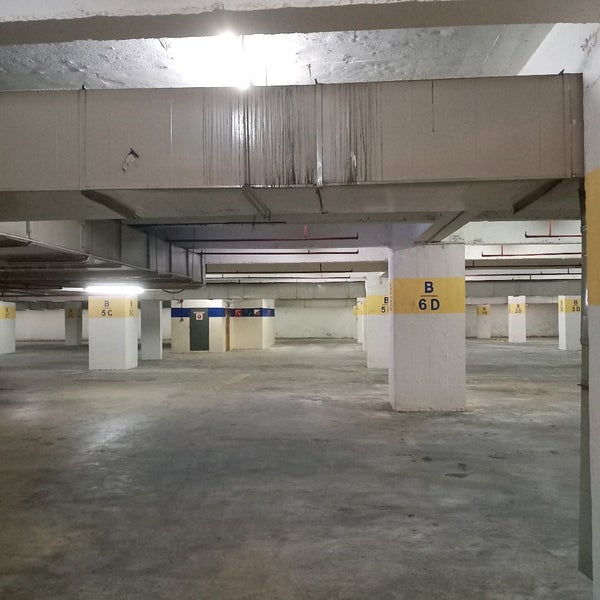 Prangin Mall Carpark - Parking in George Town