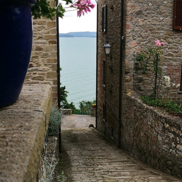 Monte del Lago - Scenic Lookout