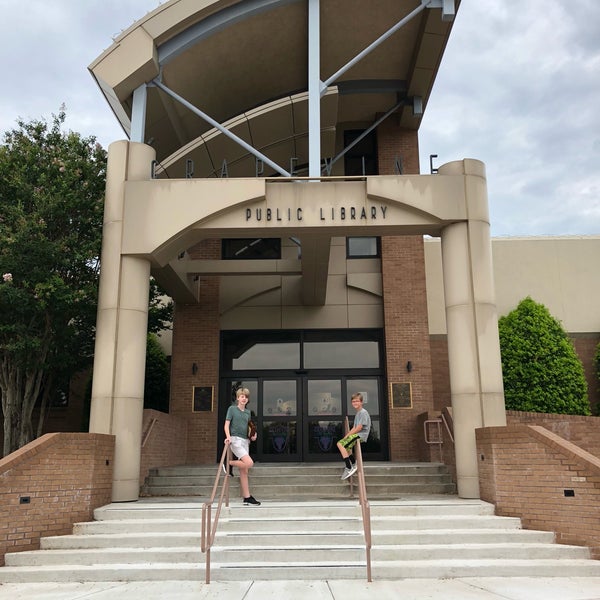 Grapevine Public Library - Library in Grapevine