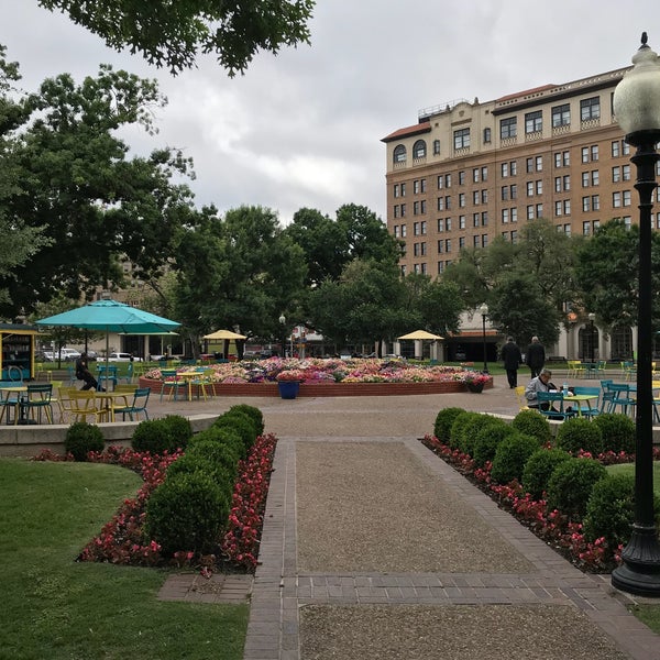 Travis City Park - Downtown San Antonio - 9 tips