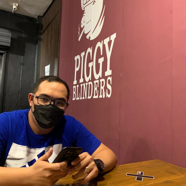 Piggy Blinders - Theme Restaurant