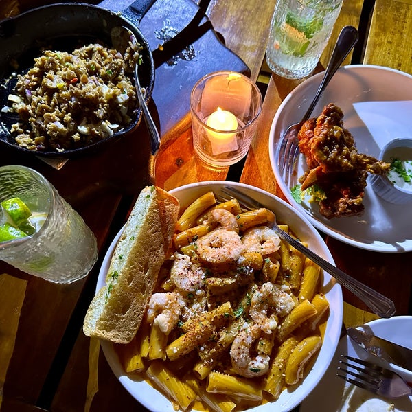 Tipsy Pig Gastropub - Laging Handa - Timog Ave