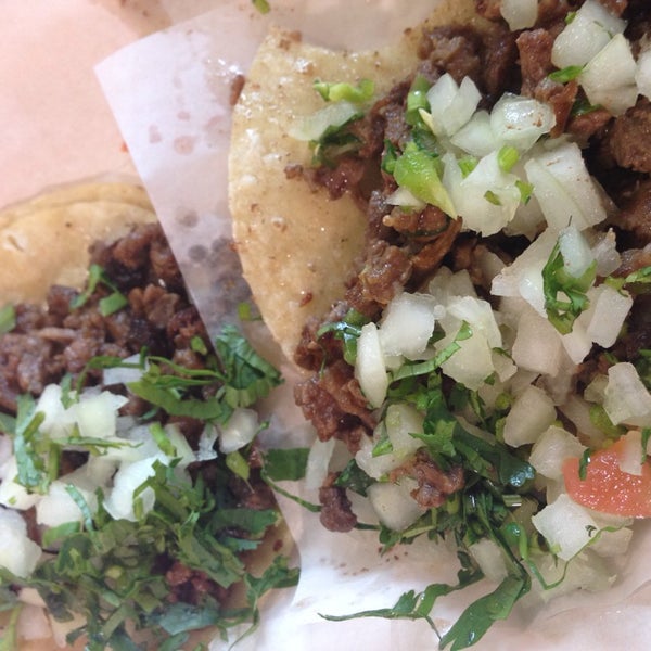 Los Comales - Taco Place