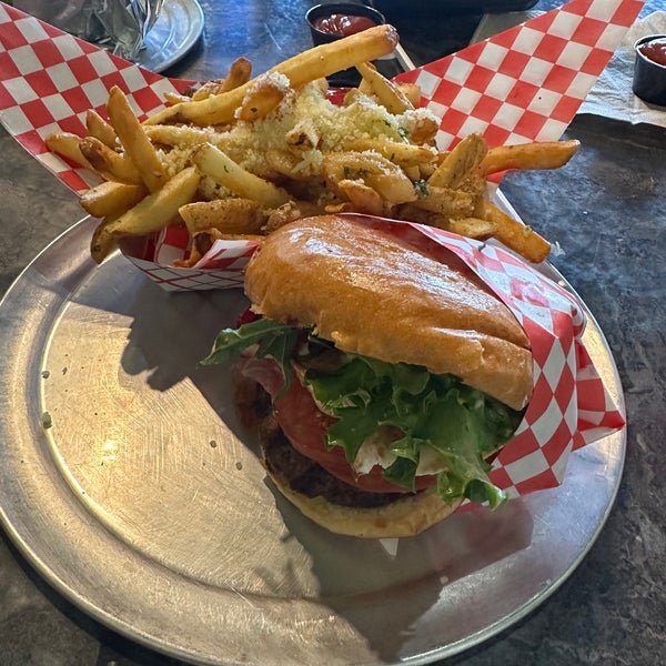Burger Me - 10418 Donner Pass Rd