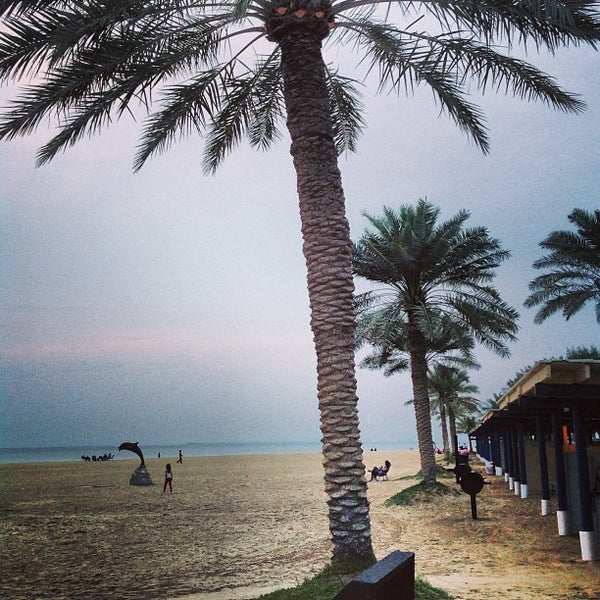 Photos at Aramco Beach | شاطئ ارامكو - Halfmoon Bay