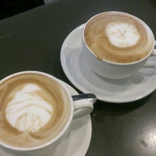 Café 330 - 6 tips from 90 visitors