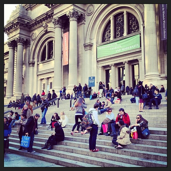Photos at Metropolitan Museum Steps - Central Park - New York, NY