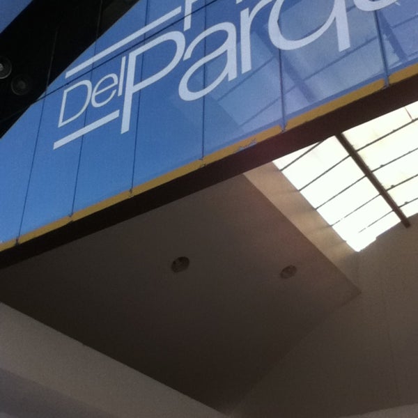 Plaza del Parque - Shopping Mall in Queretaro