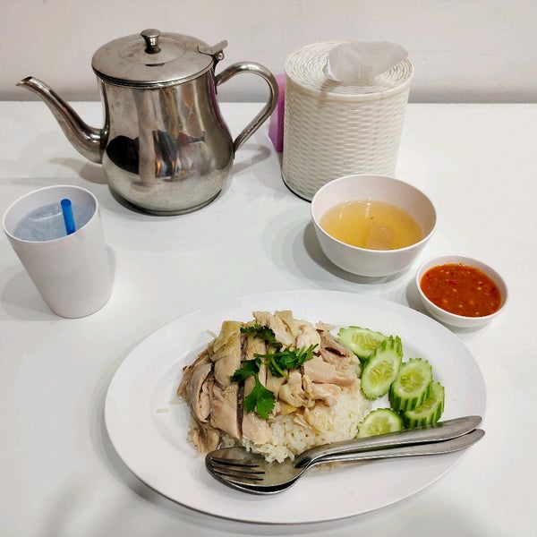 Ving Ving Hainanese Chicken Rice - Thai Restaurant