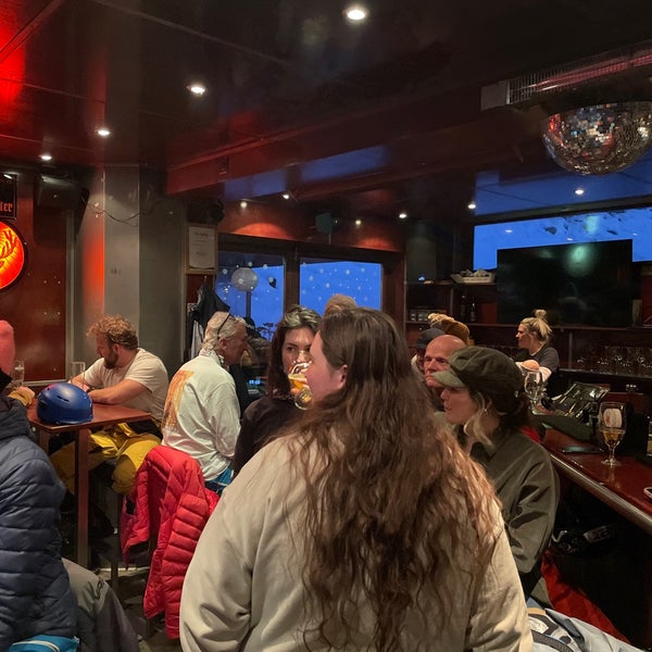 Snowboat Bar - Bar in Zermatt