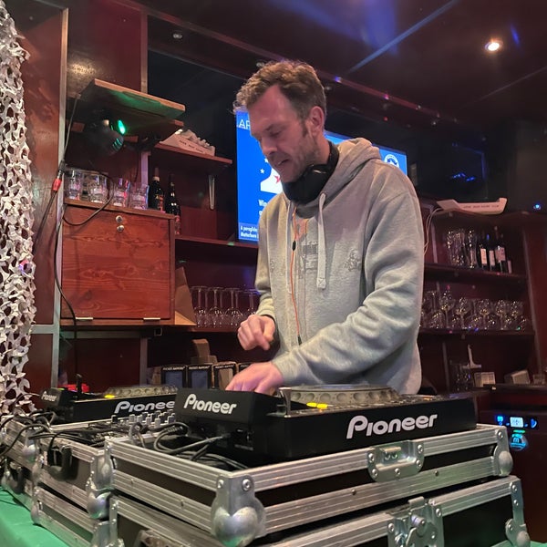 Snowboat Bar - Bar in Zermatt