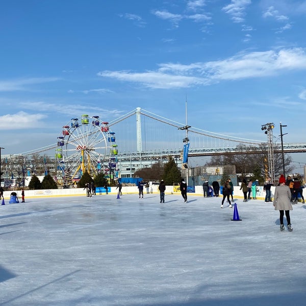 Blue Cross River Rink - Skating Rink in Penn's Landing