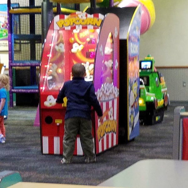 Chuck E. Cheese - Arcade