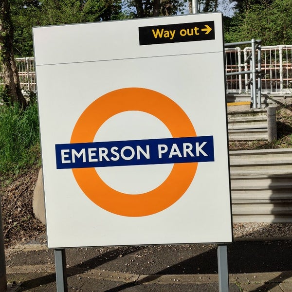 Emerson Park Railway Station (EMP) - Rail Station in Emerson Park