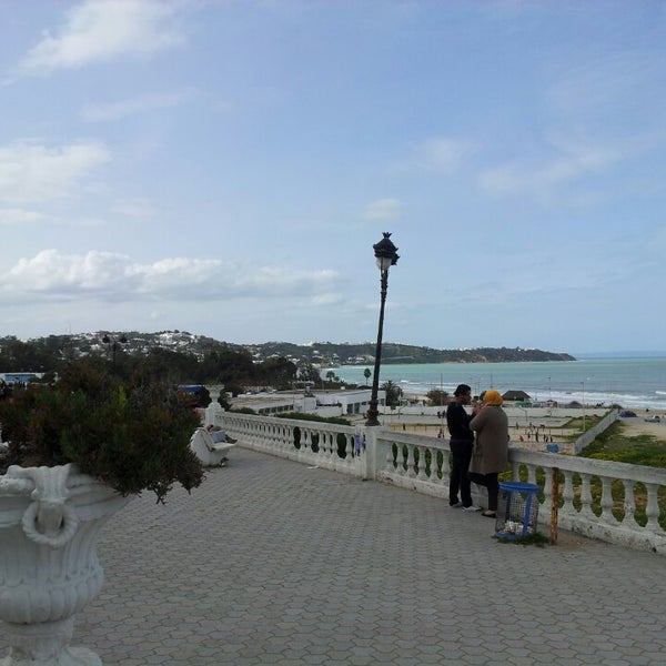 La Corniche, Marsa - Pedestrian Plaza