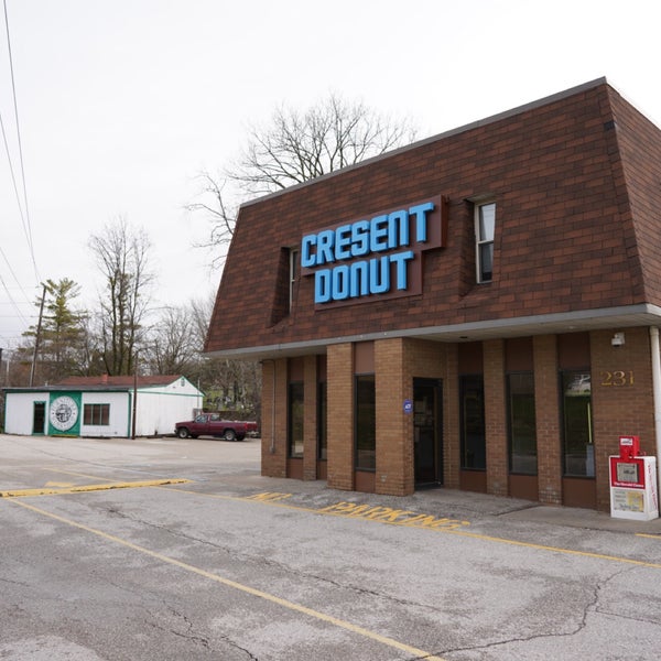 Cresent Donut - Donut Shop