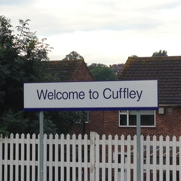 Cuffley Railway Station (CUF) - Station Road