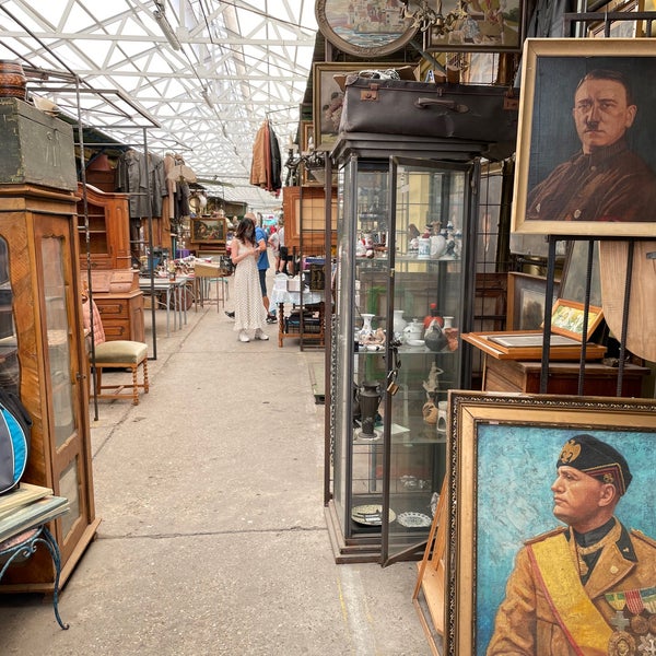 Ecseri Bolhapiac - Flea Market in Budapest