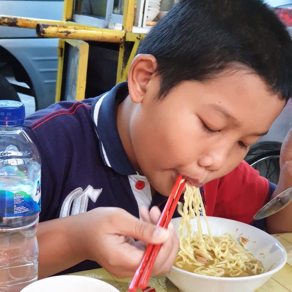 Bakso Gepeng Apotik Rini Rawamangun - Indonesian Restaurant in Jakarta ...