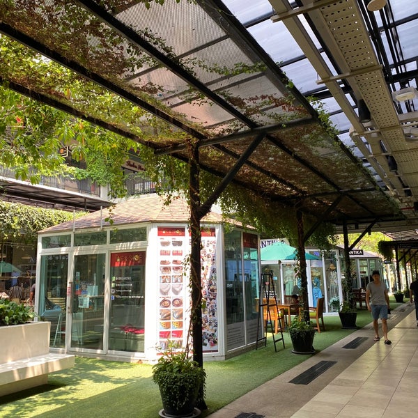 The Crystal SB Ratchapruek (เดอะ คริสตัล เอสบี ราชพฤกษ์) - Shopping Mall