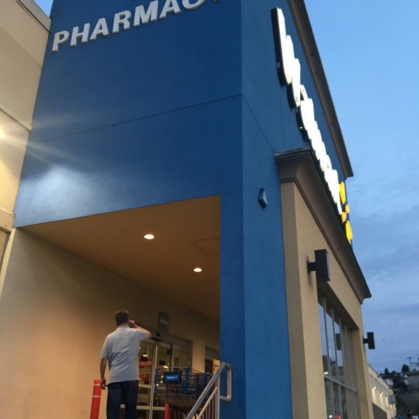 Photos at Walmart Supercentre - Renfrew-Collingwood - 31 tips from 2190 ...