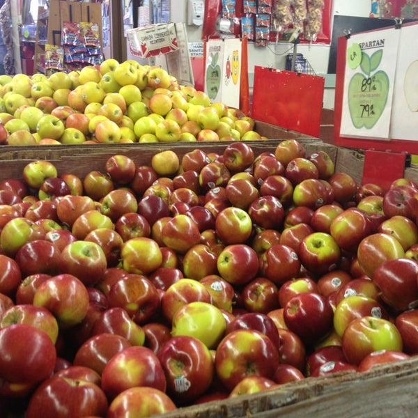 BC Fruit Packers Co-Op (Fruit Market) - Kelowna, BC