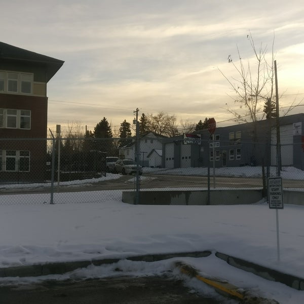 Red Arrow (North Terminal) - Bus Line in Calgary