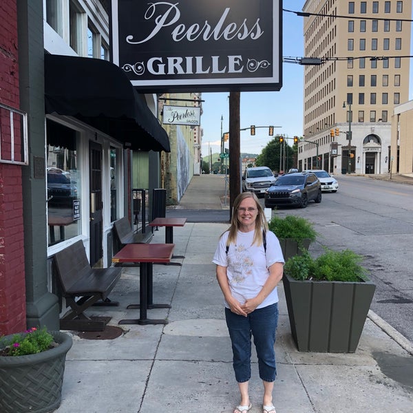 The Peerless Grille - Bar in Anniston