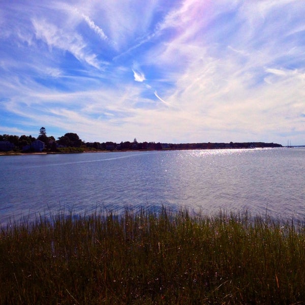 Hens Cove Beach - Beach in Pocasset
