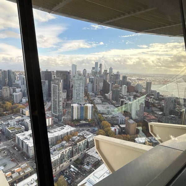 Space Needle: Observation Deck - Lower Queen Anne - 400 Broad St