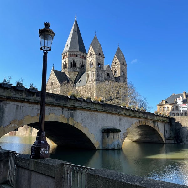 Temple Neuf - Place de la Comédie