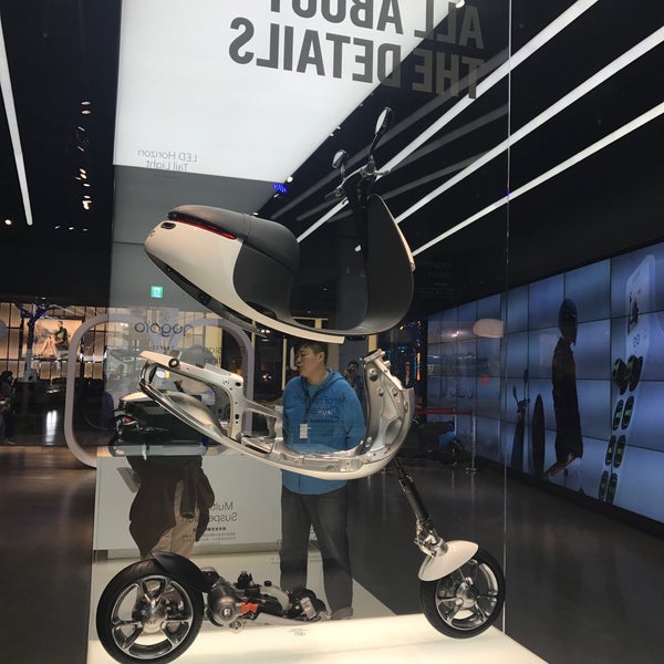 Gogoro 全球體驗中心 - Motorcycle Dealership in Taipei