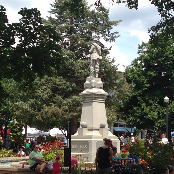 Bentonville Square - Plaza in Bentonville