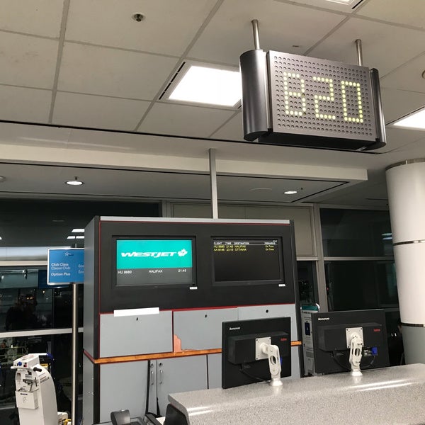 Gate A20 / B20 - Toronto Pearson International Airport - 4 tips