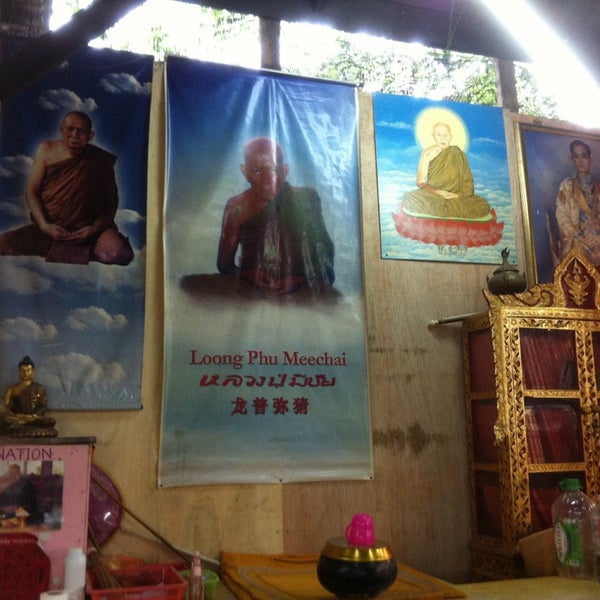 Wat Luang Phu Meechai - Temple in Semenyih