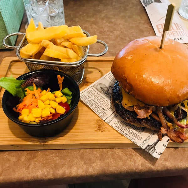 Arte Cafe - Beer Garden